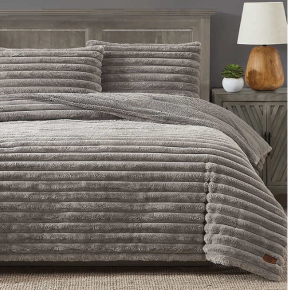 Frye | Bedding | Frye Faux Fur 3 Piece Comforter Set | Poshmark